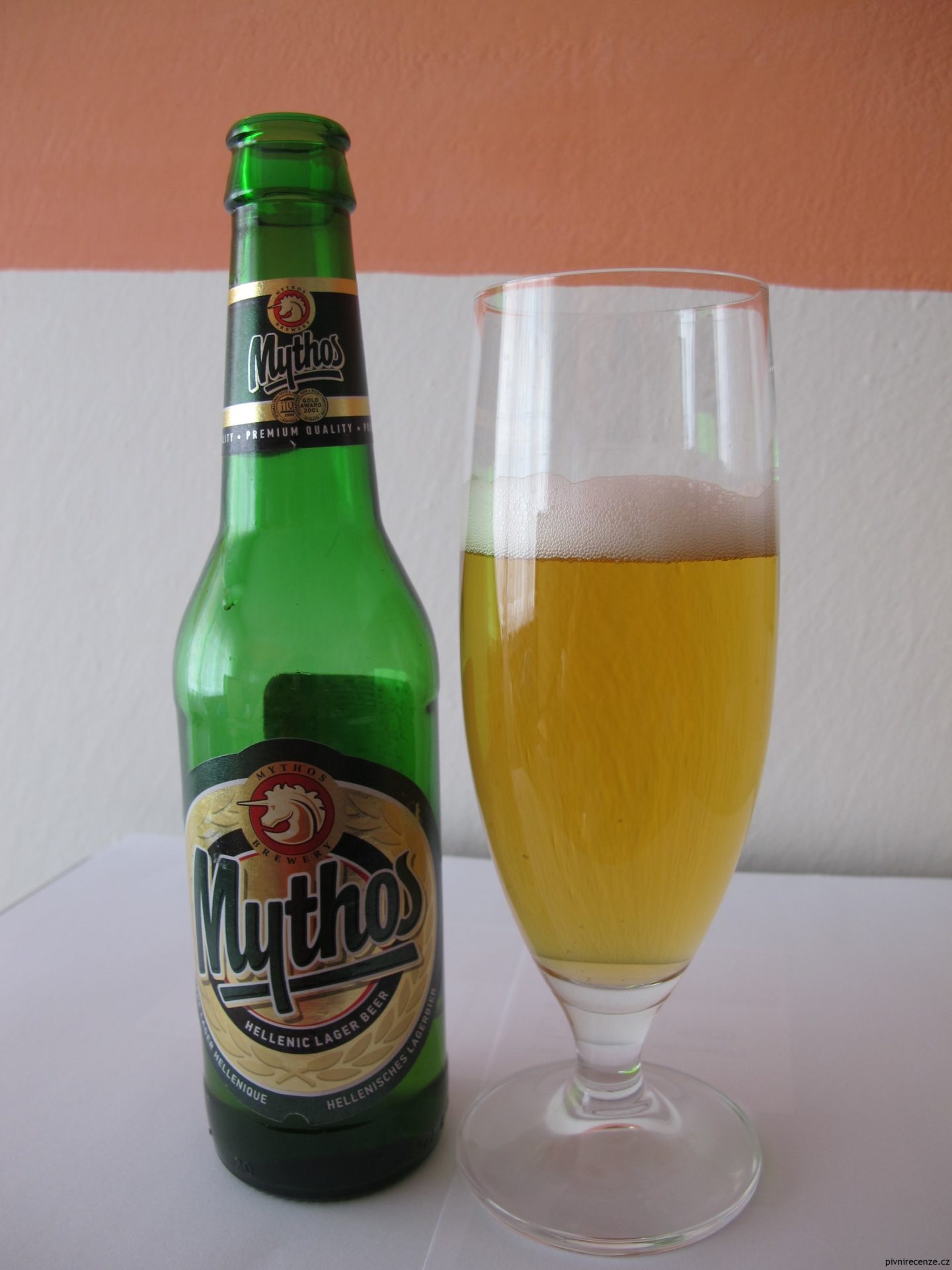 Recenze Mythos Hellenic Lager Beer | PivníRecenze.cz